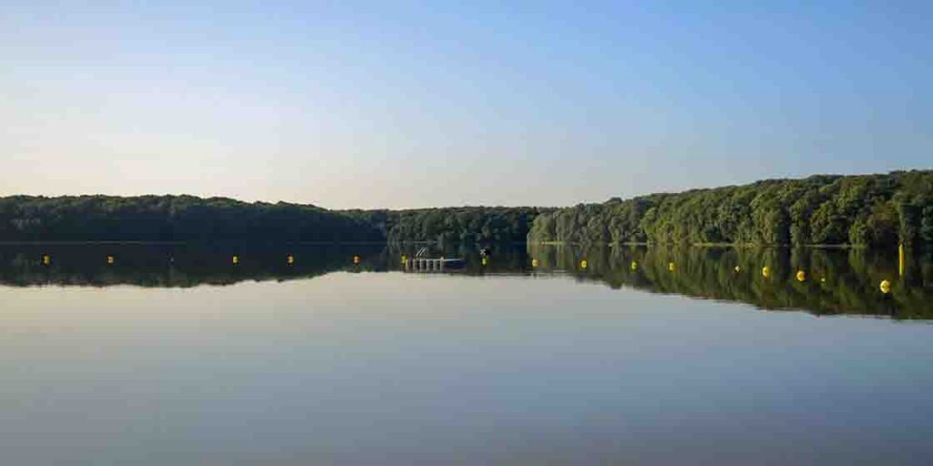 Découverte du Lac de Trémelin en Bretagne : Un Paradis Naturel